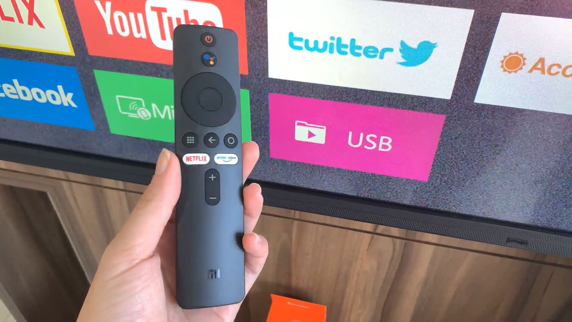 Análise Mi TV Stick: Melhor aparelho para transformar TV em Smart